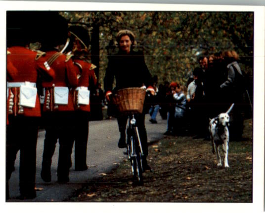 1997 Panini 101 Dalmatians Album Stickers French #28 Sticker 28 - NM-MT