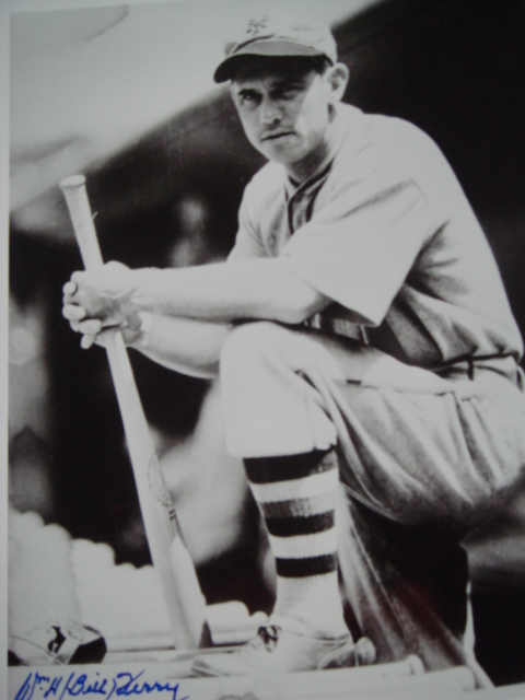 Bill Terry autographed 8 x 10 Giants picture with PSA Coa - NM-MT