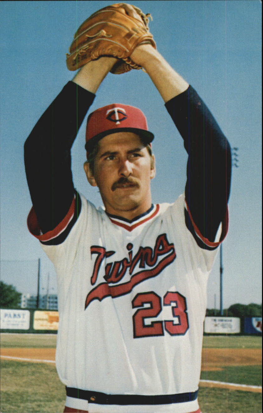 1981 Twins Postcards #7 Doug Corbett - NM-MT