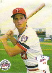 1986 Twins Team Issue #20 Mark Davidson - NM-MT