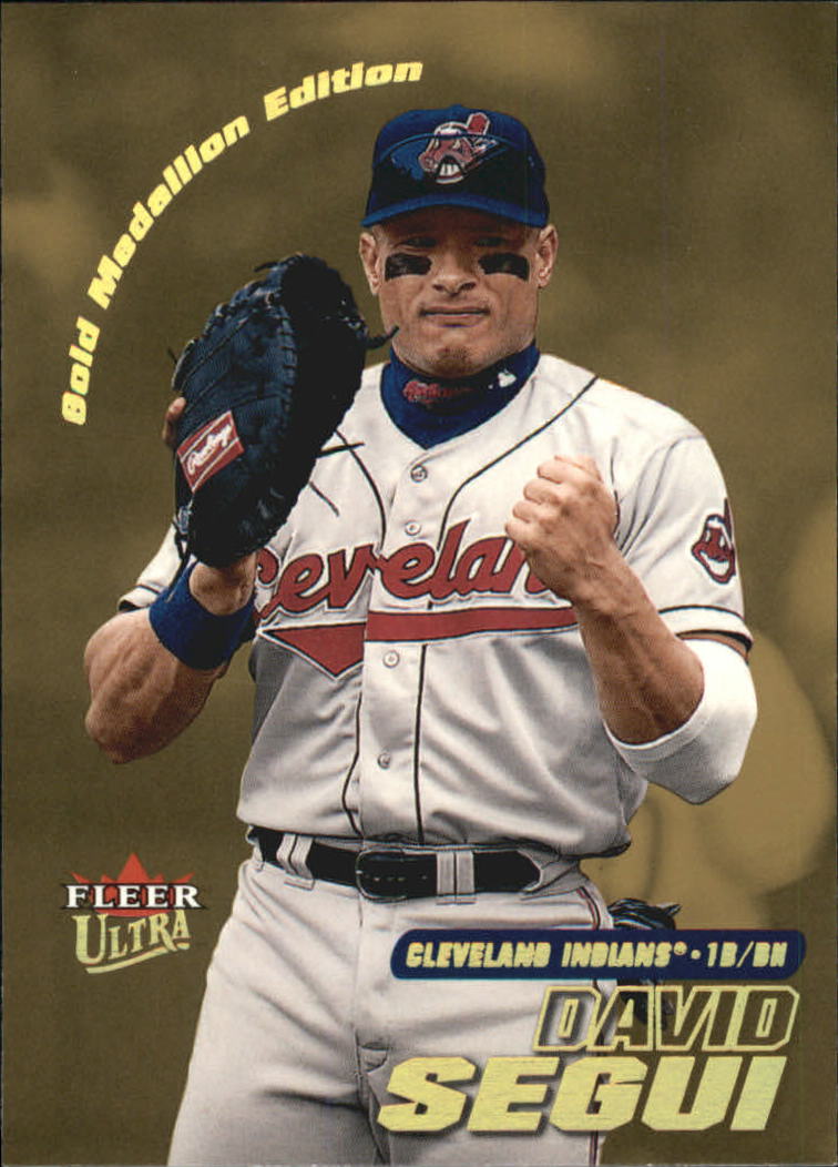 2001 Ultra Gold Medallion #121 David Segui - NM-MT