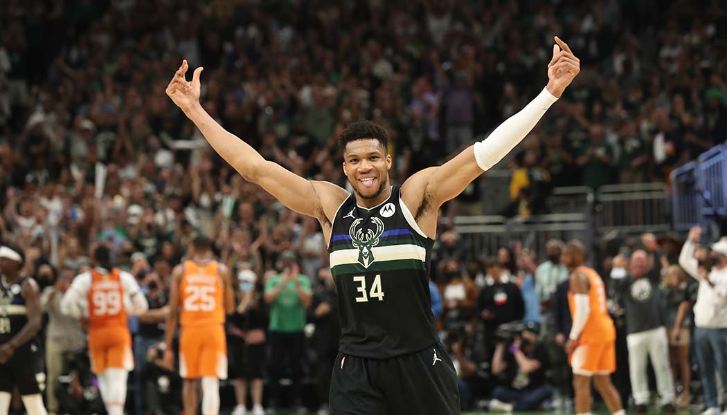 Most Valuable Giannis Antetokounmpo Rookie Card Rankings